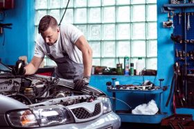 Understanding Auto-Up/Down Power Window Features and Benefits | Car Wombat